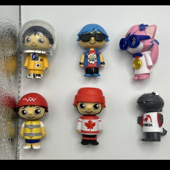 Ryan's World | Toys | Ryans World Lot Set Of 6 Mini Figures 2 Ryan Lexa ...